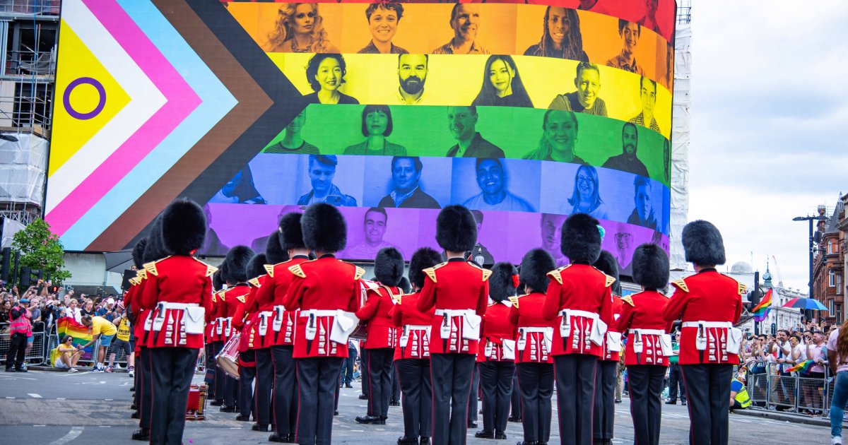 Pride in Köln und London - Millionen Menschen feiern auf den größten ...